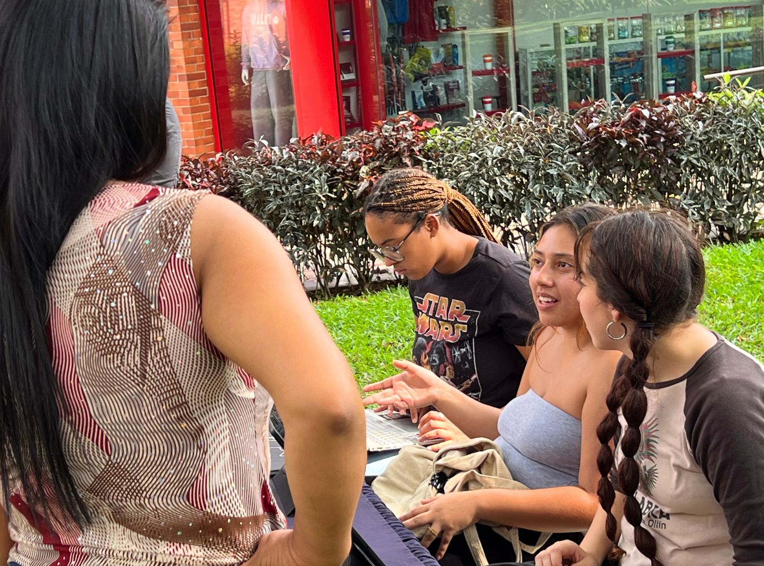 Estudiantes de intercambio aprenden sobre el pacífico colombiano